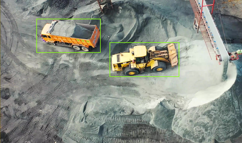 Comparison: Tight Bounding Boxes vs. Loose Bounding Boxes